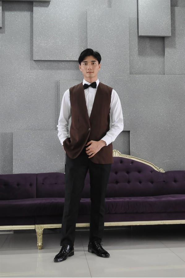 Custom casino uniform models try on waitresses vests loose plus-size ...