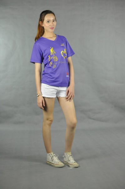 custom women's T-shirts real people try on models model demonstration ...